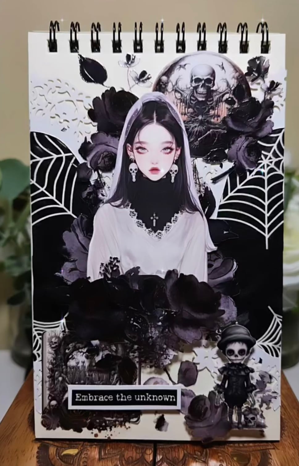 22 Spooky & Creative Halloween Scrapbook Ideas & Layouts - The ...