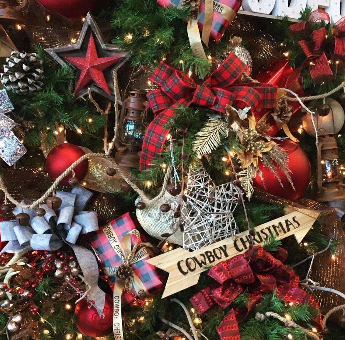 Rustic Country Western Christmas Tree Ideas for the holidays - The ...