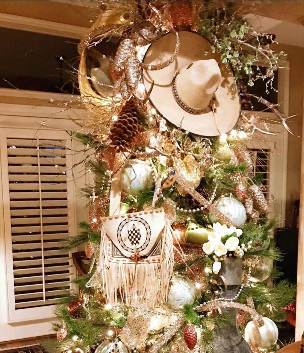 Rustic Country Western Christmas Tree Ideas for the holidays - The ...