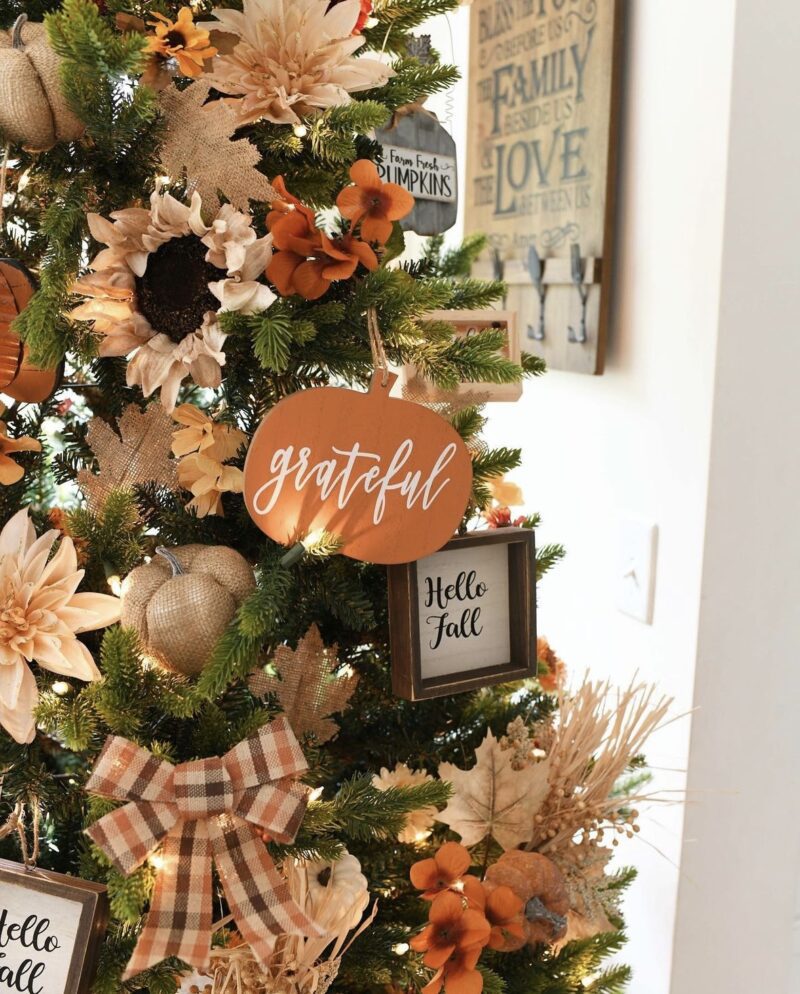 22 Best Fall Christmas Tree Ideas for Thanksgiving Decor - The ...
