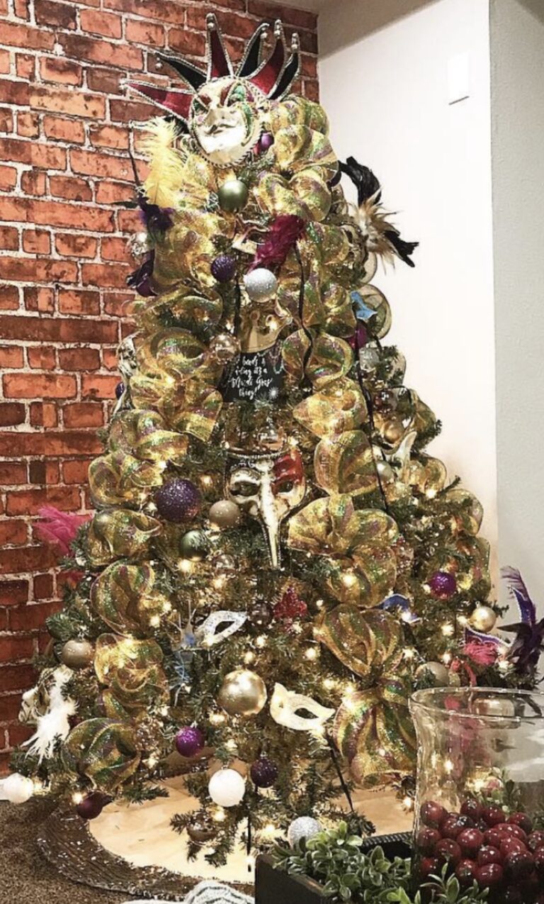 Decorate Your Tree All Year: Year Round Christmas Tree Ideas - The ...