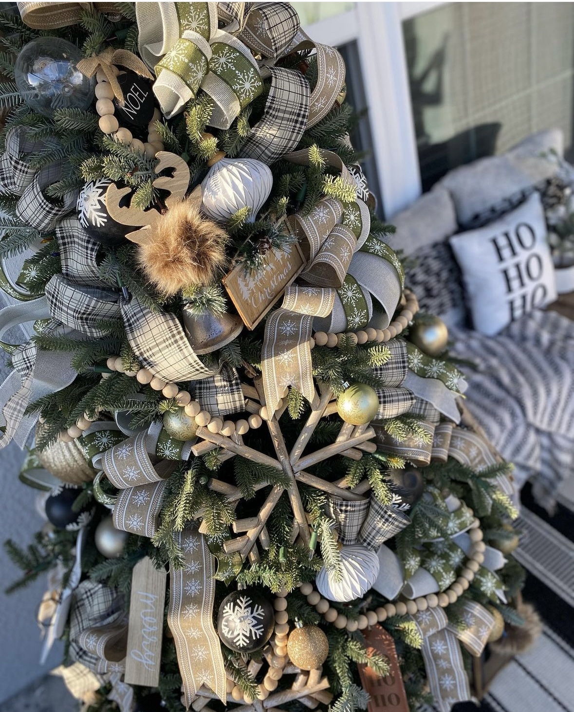 Rustic Country Western Christmas Tree Ideas for the holidays - The ...