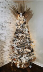 Rustic Country Western Christmas Tree Ideas for the holidays - The ...