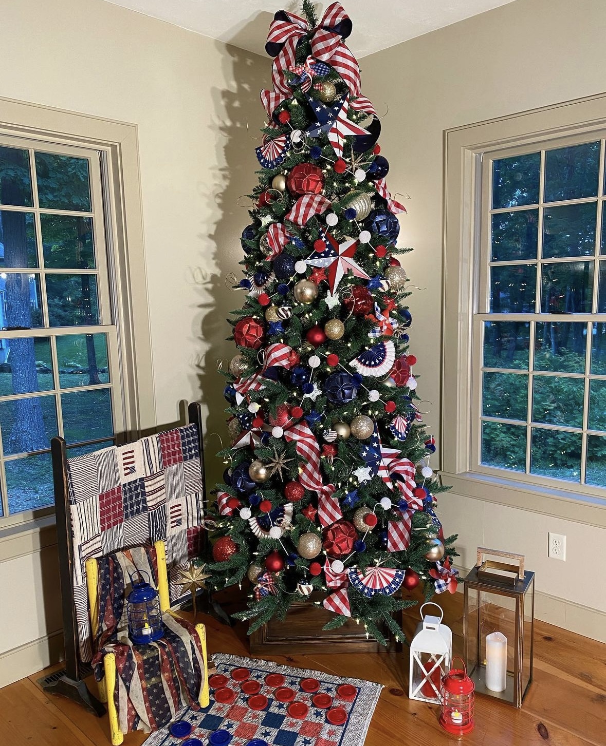 Decorate Your Tree All Year: Year Round Christmas Tree Ideas - The ...