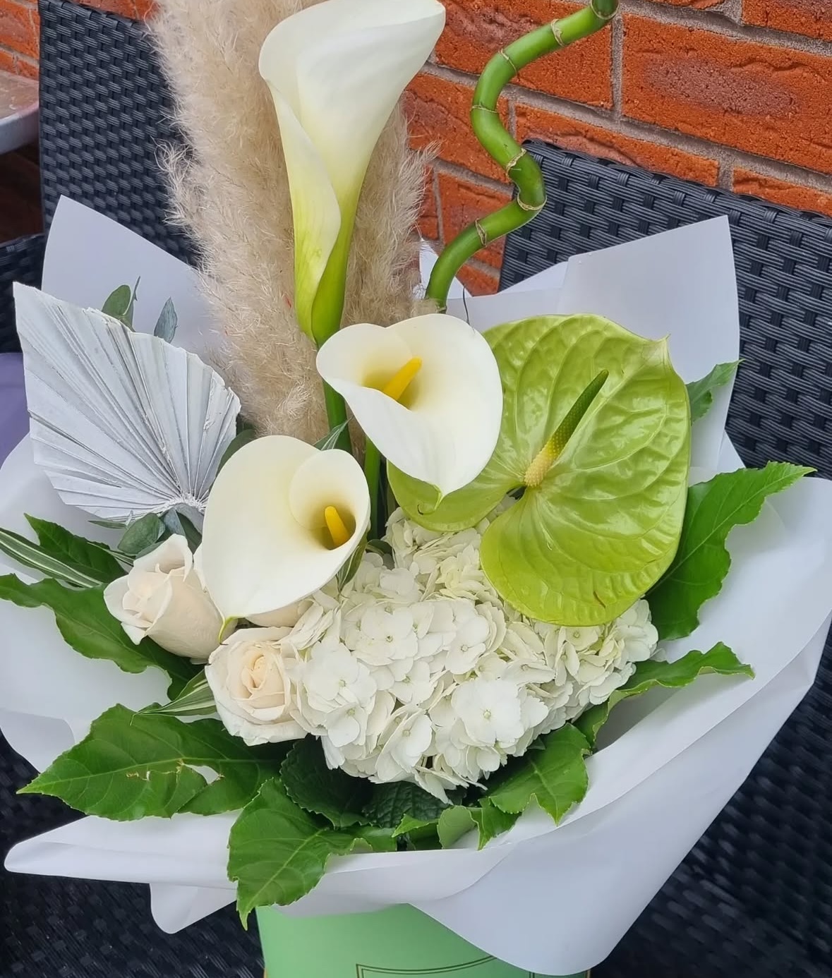 25 Beautiful Bouquets - The Best Flowers for Easter - The Slowestuff Blog