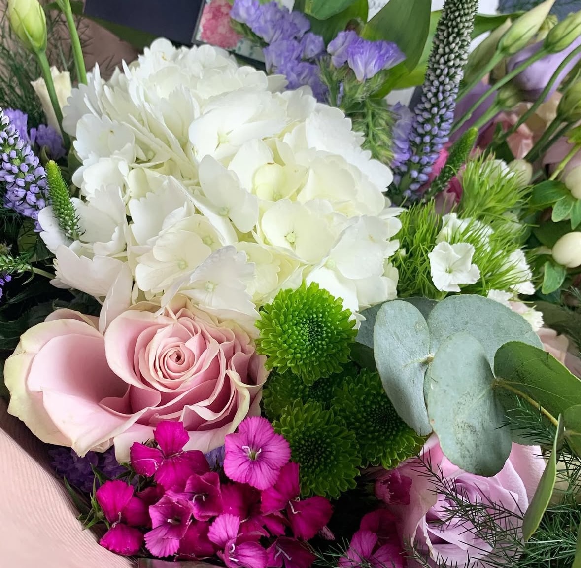25 Beautiful Bouquets - The Best Flowers for Easter - The Slowestuff Blog