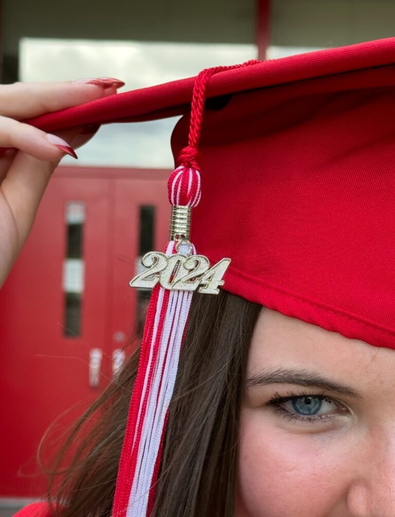 How to Take Cap and Gown Pictures That You Will Love - The Slowestuff Blog