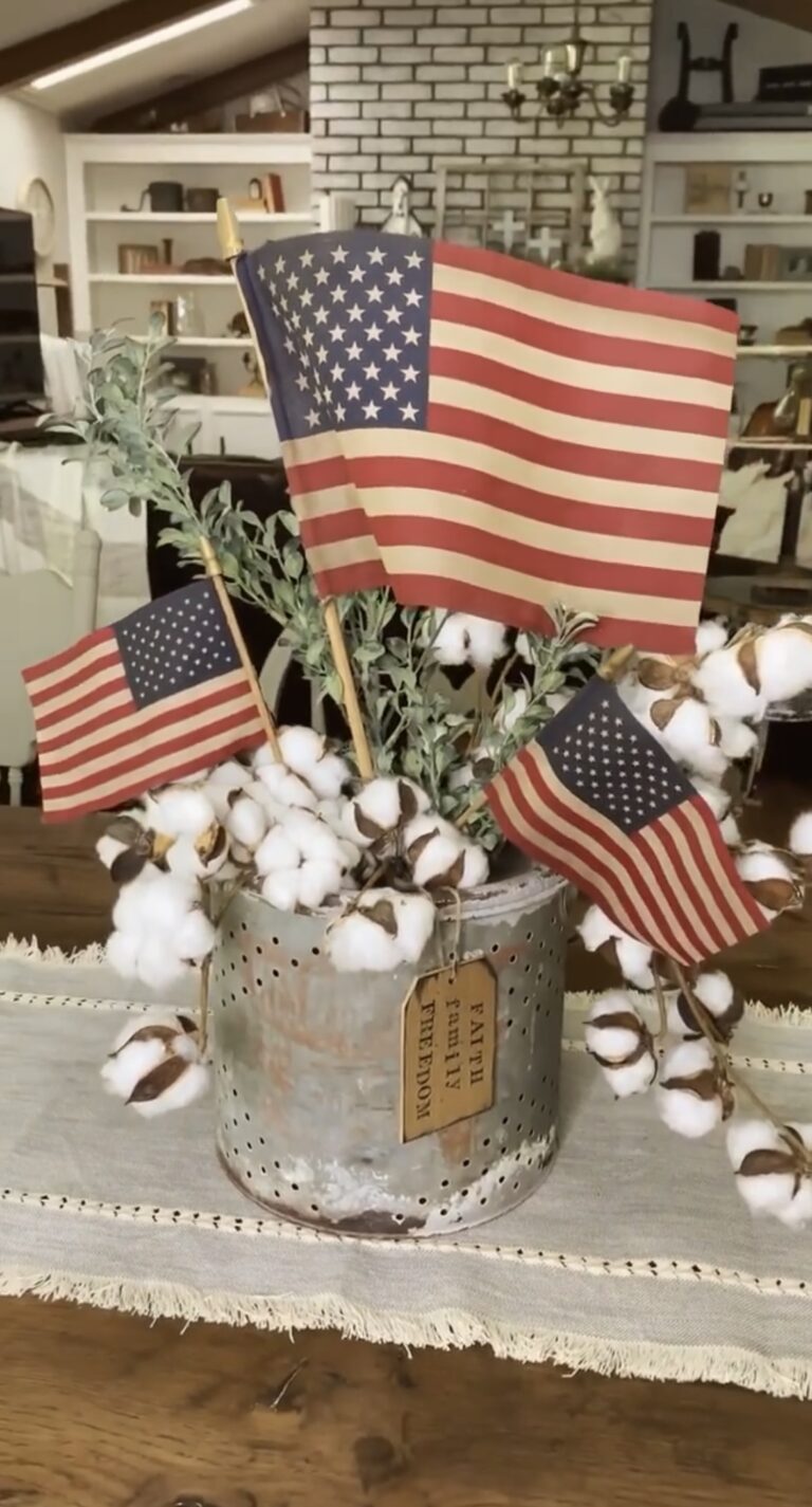 30 Festive Patriotic Tray Decor Ideas for the 4th of July - The ...