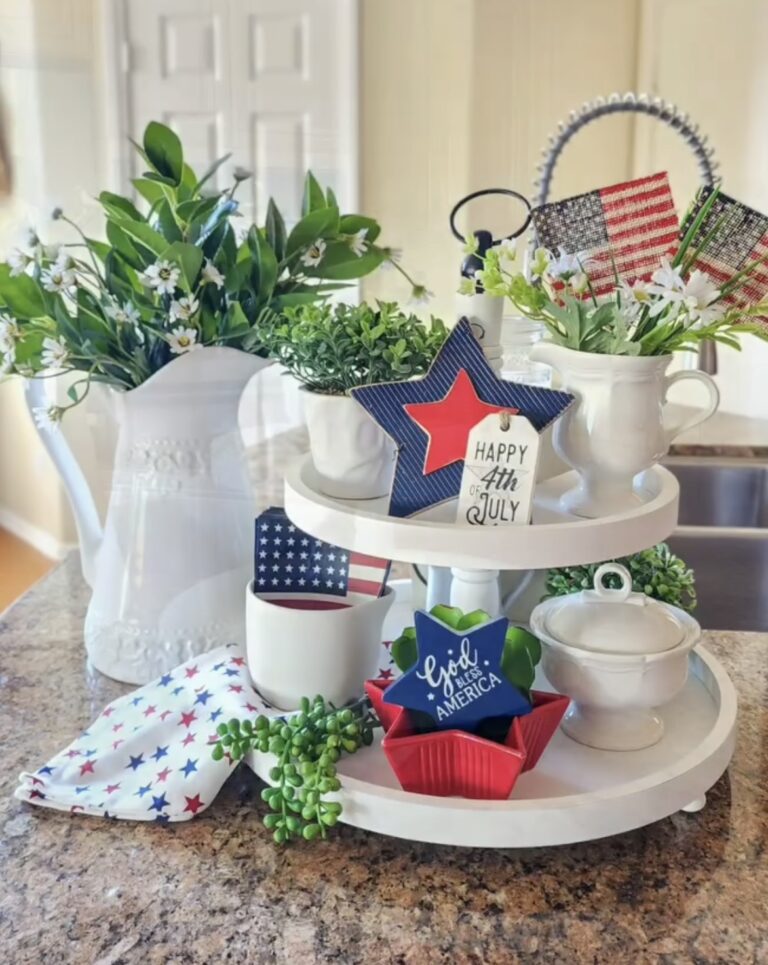30 Festive Patriotic Tray Decor Ideas for the 4th of July - The ...