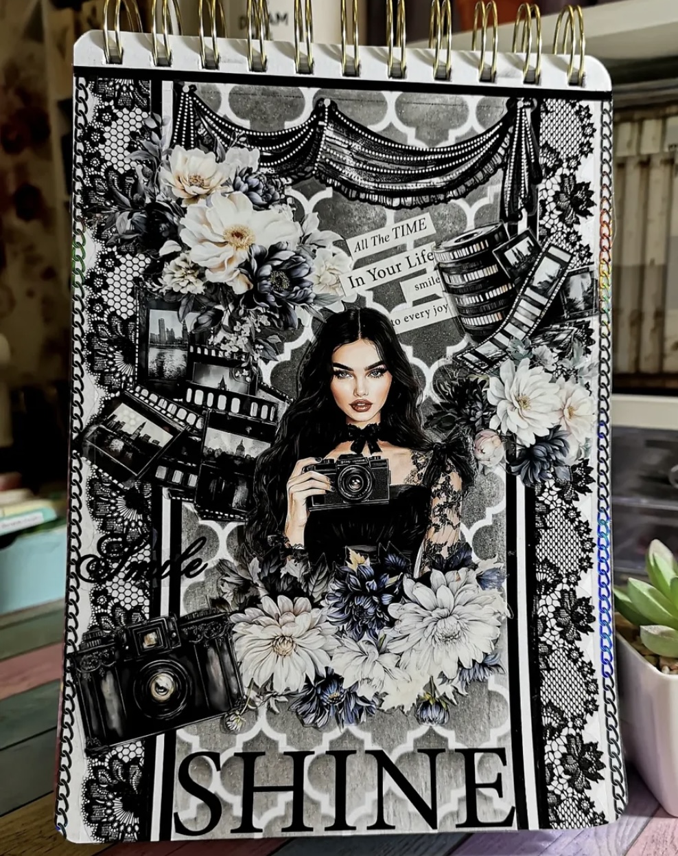 25 Striking Black and White Scrapbook Ideas & Junk Journal Layouts ...