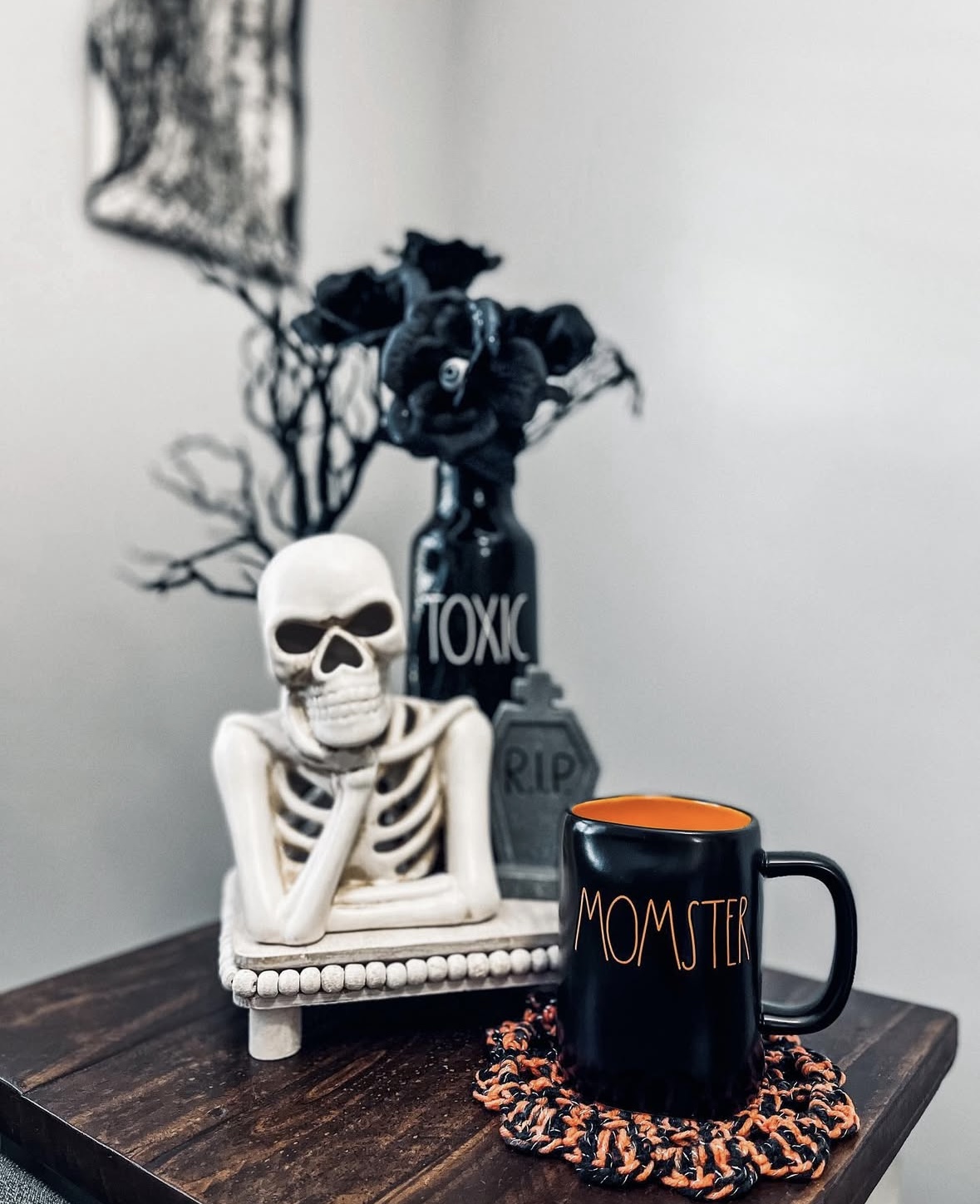 30 Bone Chilling Skeleton Tiered Tray Decor Ideas for Halloween - The ...
