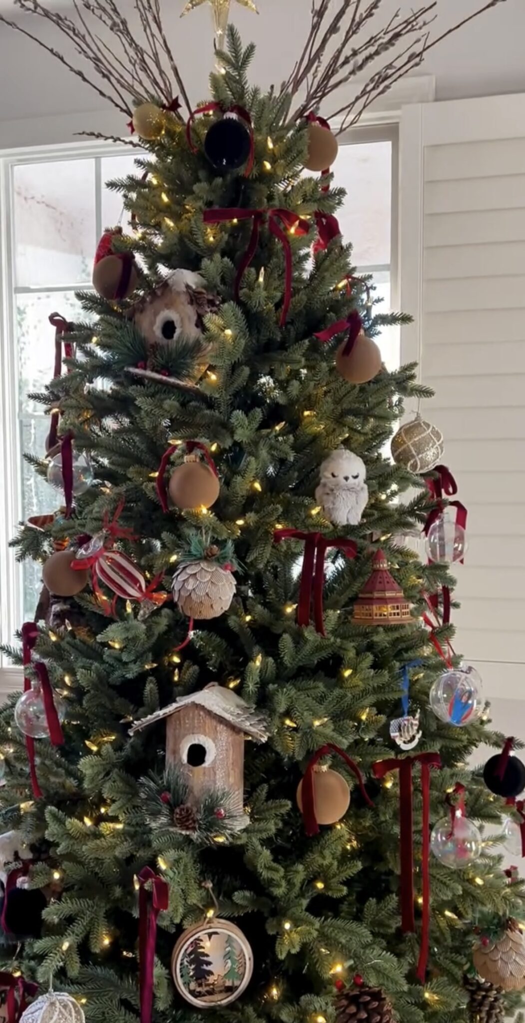 32 Enchanted Forest Themed Woodland Christmas Tree Ideas - The ...