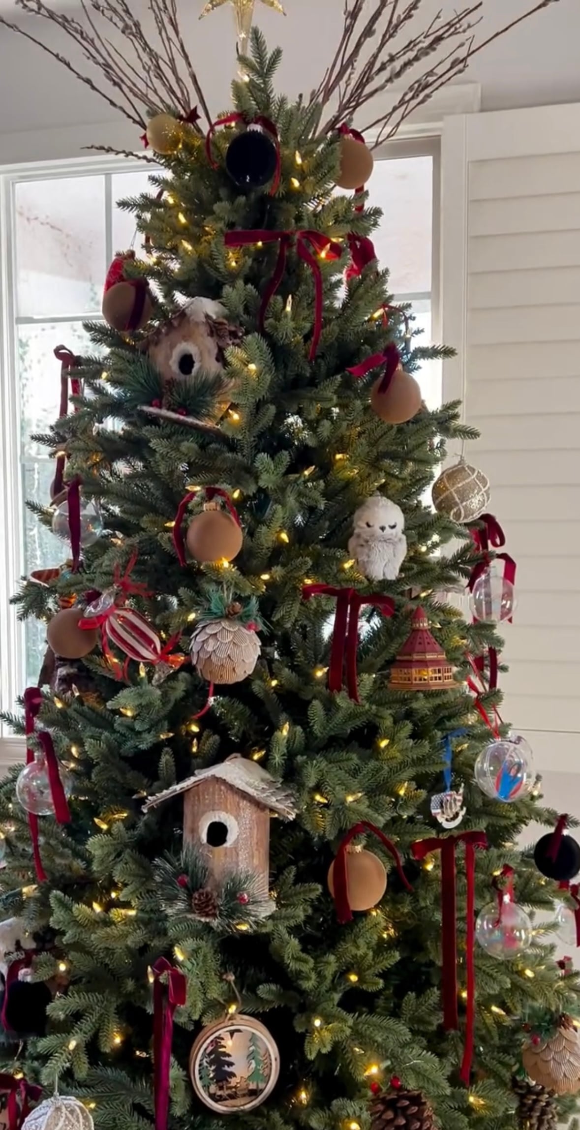 32 Enchanted Forest Themed Woodland Christmas Tree Ideas - The ...