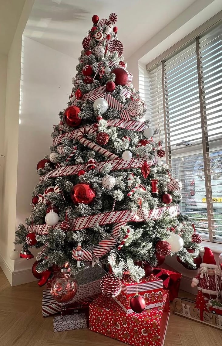 32 Glam Christmas Trees: Elegant Ideas to Inspire Your Decor - The ...