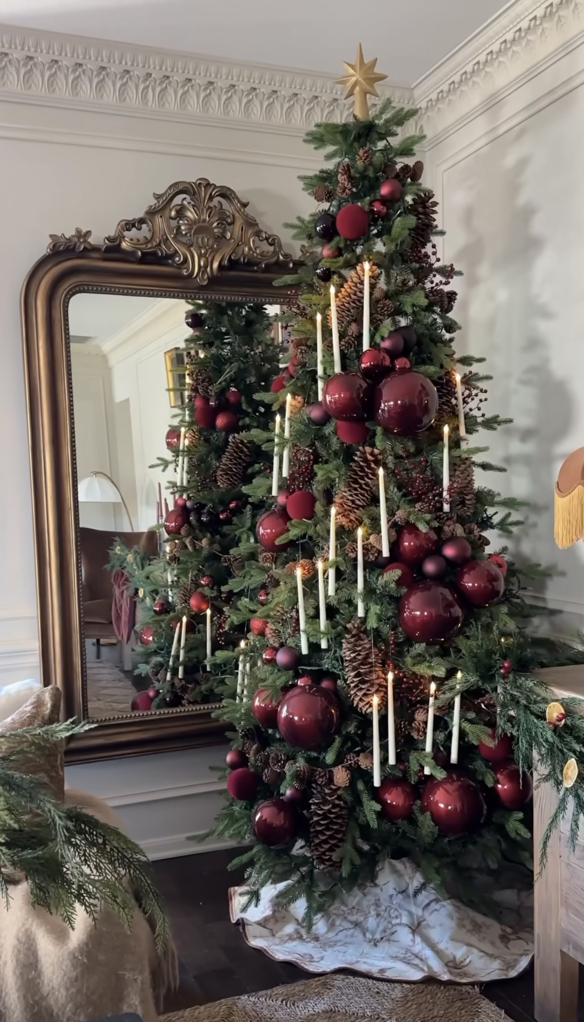 32 Stunning Classic Christmas Tree Ideas with Bows & Ribbons - The ...
